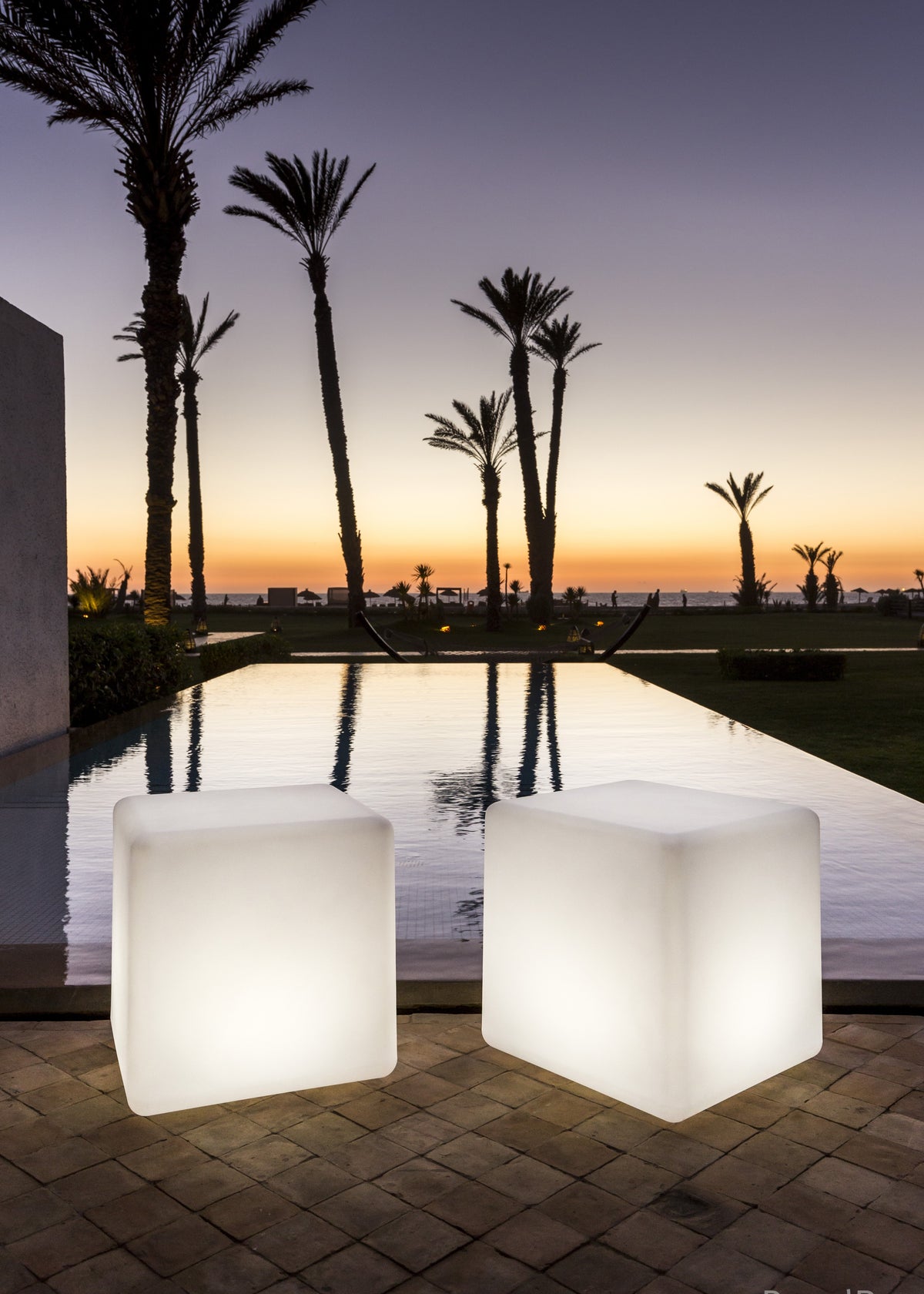 Cube - LED Lamp – Smart & Green USA
